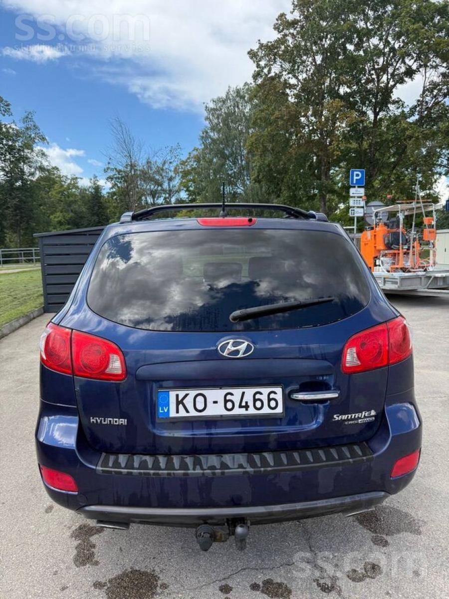Zils Hyundai Santa Fe 2007 Jēkabpils, ar dzinēja tilpumu 2.20 L un nobraukumu 371 tūkst. km par 3500 €, foto 7 vietnē AUTOMOTO.COM.LV