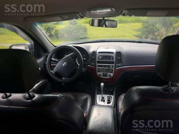 Blue Hyundai Santa Fe 2007 in Jekabpils, with an engine capacity of 2.20 L and mileage of 371 thousand km for 3500 €, photo 8 on AUTOMOTO.COM.LV