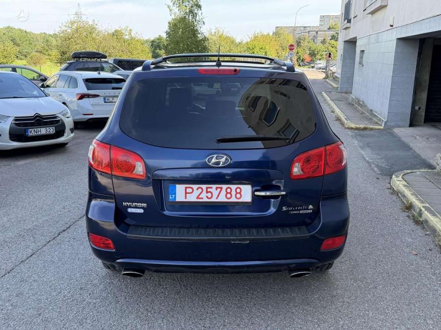 Blue Hyundai Santa Fe 2007 in Vilnius, with an engine capacity of 2.19 L and mileage of 300 thousand km for 2350 €, photo 9 on AUTOMOTO.COM.LV
