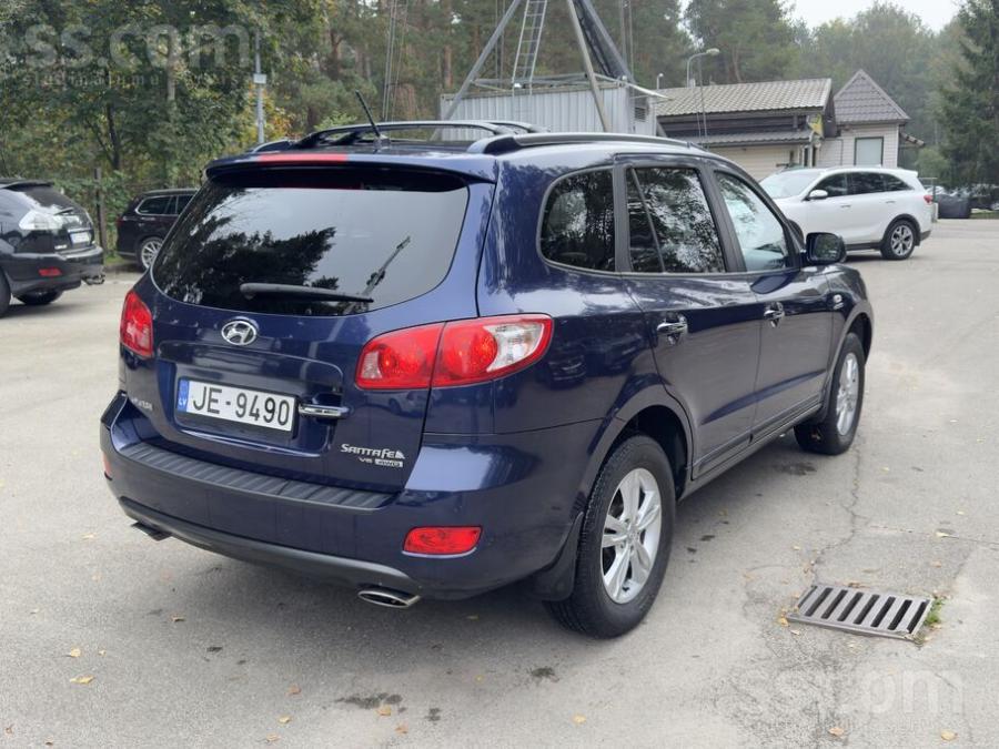 Blue Hyundai Santa Fe 2007 in Riga, with an engine capacity of 2.70 L and mileage of 110 thousand km for 6000 €, photo 7 on AUTOMOTO.COM.LV