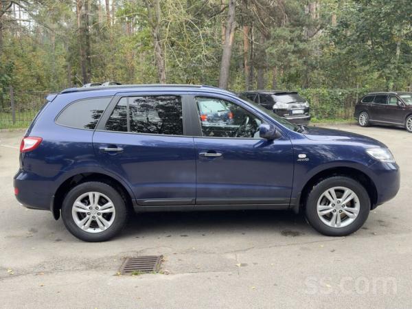 Zils Hyundai Santa Fe 2007 Rīga, ar dzinēja tilpumu 2.70 L un nobraukumu 110 tūkst. km par 6000 €, foto 8 vietnē AUTOMOTO.COM.LV