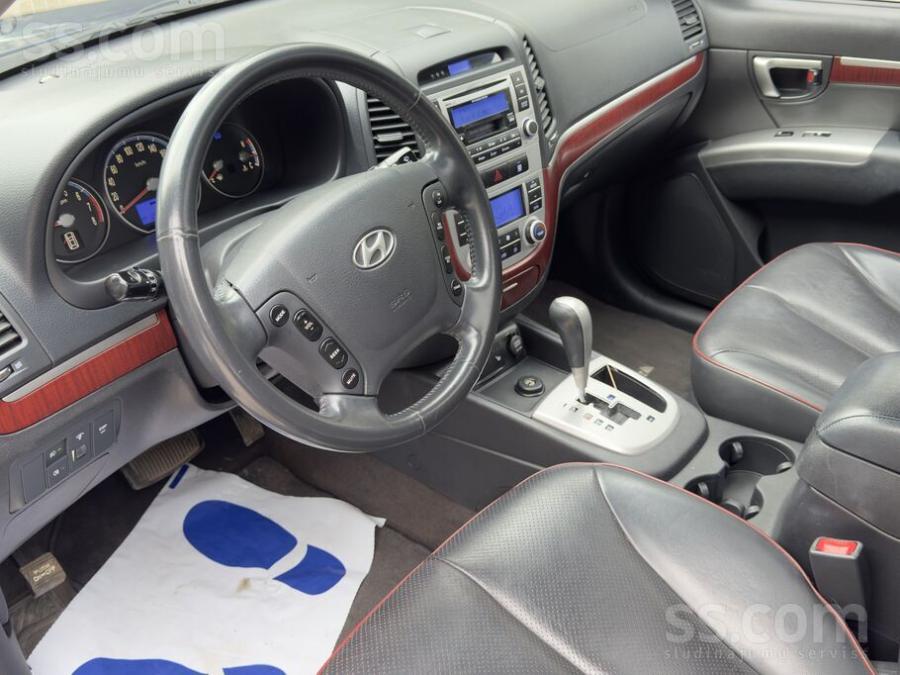 Blue Hyundai Santa Fe 2007 in Riga, with an engine capacity of 2.70 L and mileage of 110 thousand km for 6000 €, photo 14 on AUTOMOTO.COM.LV