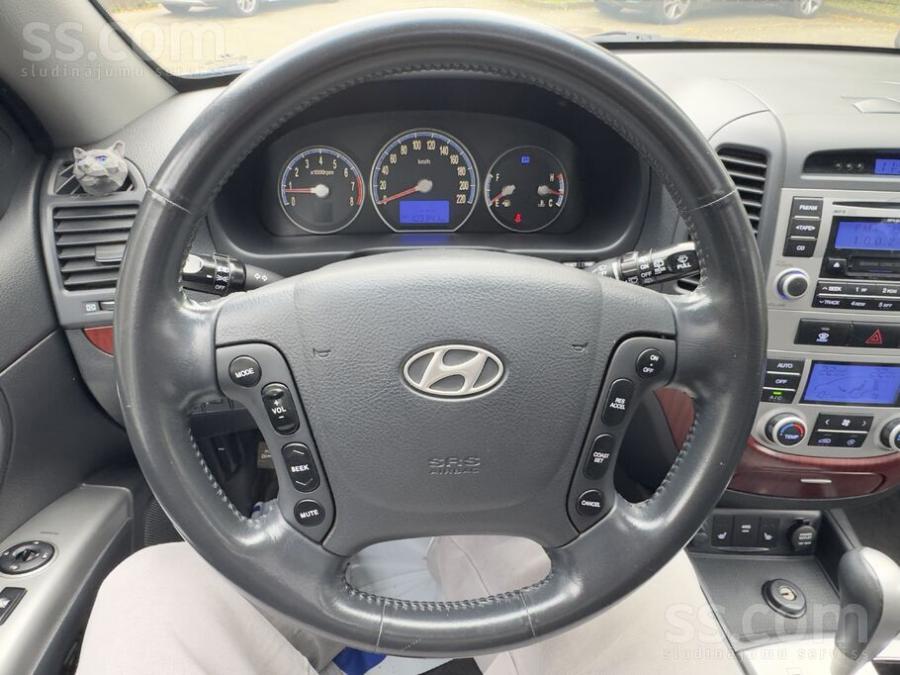 Blue Hyundai Santa Fe 2007 in Riga, with an engine capacity of 2.70 L and mileage of 110 thousand km for 6000 €, photo 19 on AUTOMOTO.COM.LV