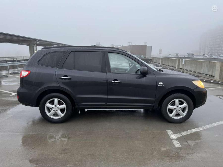 Zils Hyundai Santa Fe 2008 Viļņa, ar dzinēja tilpumu 2.19 L un nobraukumu 245 tūkst. km par 2950 €, foto 10 vietnē AUTOMOTO.COM.LV