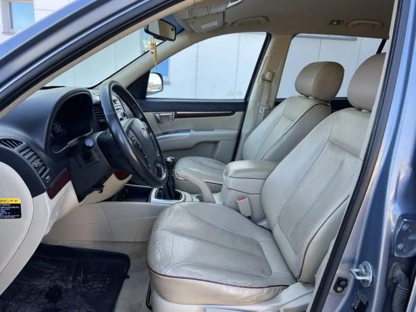 Zils Hyundai Santa Fe 2008 Rēzekne, ar dzinēja tilpumu 2.20 L un nobraukumu 305 tūkst. km par 4450 €, foto 9 vietnē AUTOMOTO.COM.LV