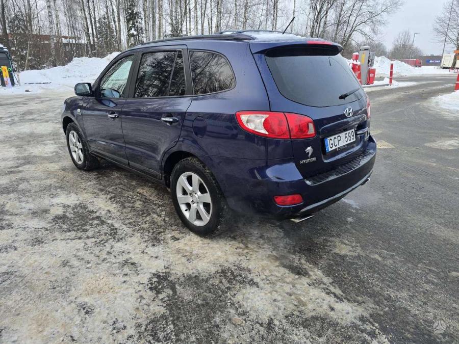 Blue Hyundai Santa Fe 2009 in Vilnius, with an engine capacity of 2.19 L and mileage of 290 thousand km for 2500 €, photo 3 on AUTOMOTO.COM.LV