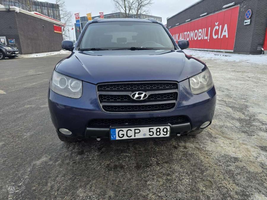 Blue Hyundai Santa Fe 2009 in Vilnius, with an engine capacity of 2.19 L and mileage of 290 thousand km for 2500 €, photo 7 on AUTOMOTO.COM.LV