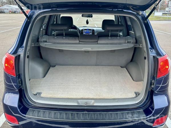 Zils Hyundai Santa Fe 2010 Liepāja, ar dzinēja tilpumu 2.20 L un nobraukumu 230 tūkst. km par 3300 €, foto 9 vietnē AUTOMOTO.COM.LV