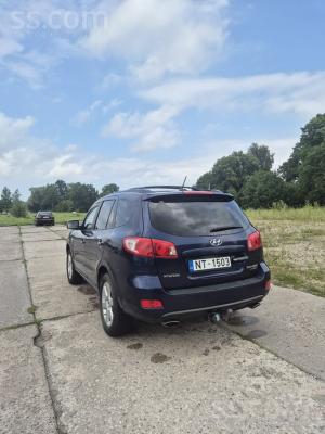 Zils Hyundai Santa Fe 2010 Rīga, ar dzinēja tilpumu 2.20 L un nobraukumu 213 tūkst. km par 6490 €, foto 8 vietnē AUTOMOTO.COM.LV