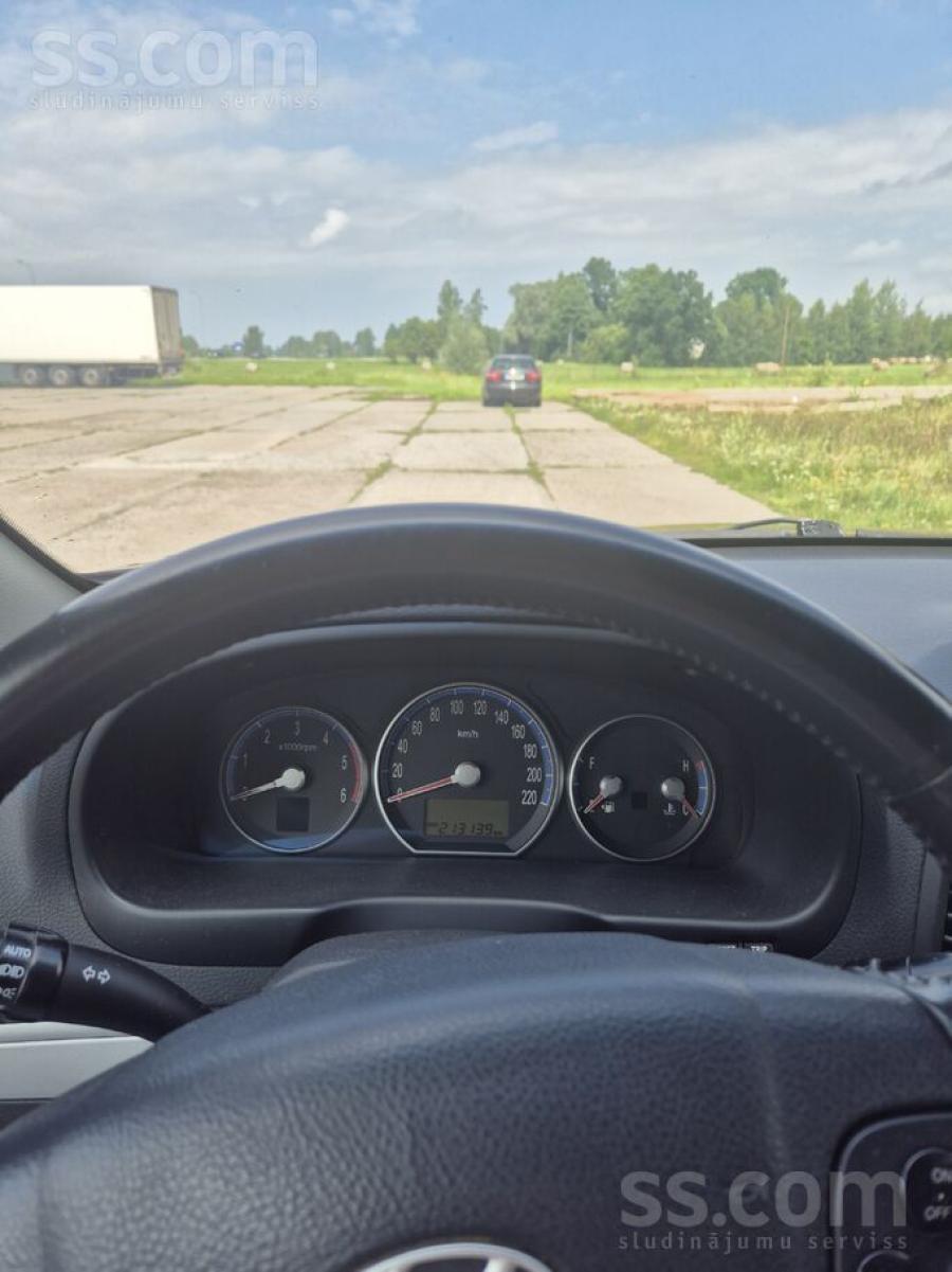 Zils Hyundai Santa Fe 2010 Rīga, ar dzinēja tilpumu 2.20 L un nobraukumu 213 tūkst. km par 6490 €, foto 15 vietnē AUTOMOTO.COM.LV