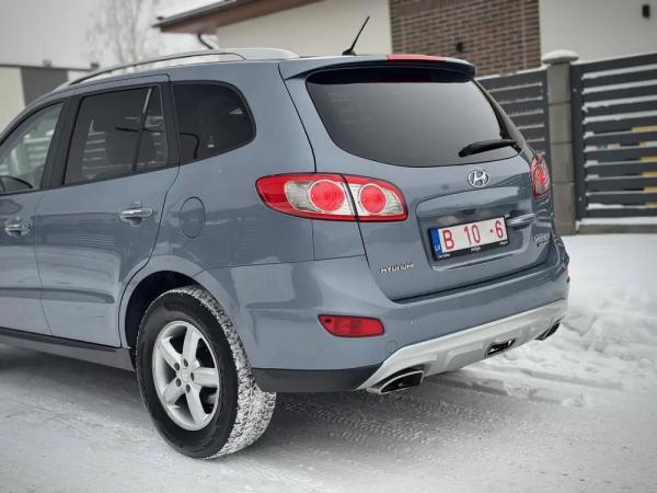 Zils Hyundai Santa Fe 2011 Jelgava, ar dzinēja tilpumu 2.20 L un nobraukumu 290 tūkst. km par 6750 €, foto 4 vietnē AUTOMOTO.COM.LV