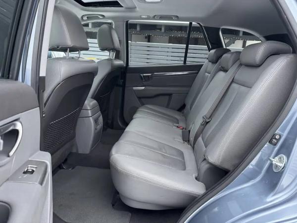 Zils Hyundai Santa Fe 2011 Jelgava, ar dzinēja tilpumu 2.20 L un nobraukumu 290 tūkst. km par 6750 €, foto 10 vietnē AUTOMOTO.COM.LV