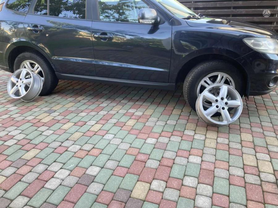 Zils Hyundai Santa Fe 2011 Panevēža, ar dzinēja tilpumu 2.36 L un nobraukumu 339 tūkst. km par 5800 €, foto 8 vietnē AUTOMOTO.COM.LV