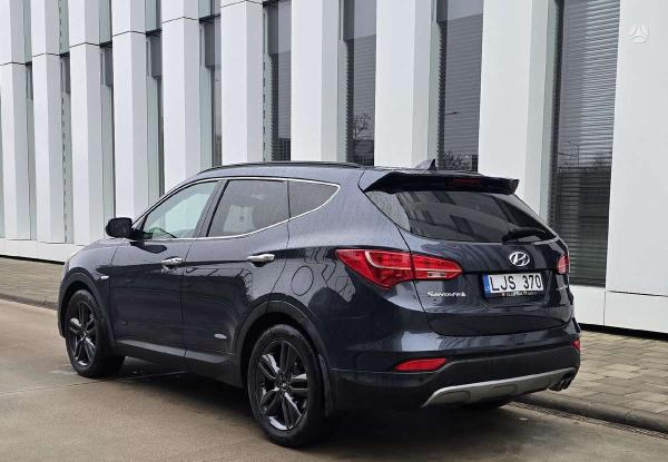 Zils Hyundai Santa Fe 2013 Viļņa, ar dzinēja tilpumu 2.00 L un nobraukumu 233 tūkst. km par 6400 €, foto 5 vietnē AUTOMOTO.COM.LV