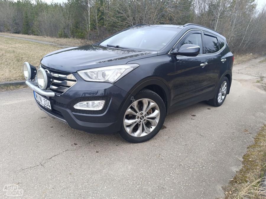 Blue Hyundai Santa Fe 2013 in Visaginas, with an engine capacity of 2.20 L and mileage of 230 thousand km for 10700 €, photo 1 on AUTOMOTO.COM.LV