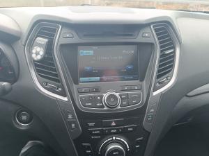 Blue Hyundai Santa Fe 2013 in Visaginas, with an engine capacity of 2.20 L and mileage of 230 thousand km for 10700 €, photo 22 on AUTOMOTO.COM.LV