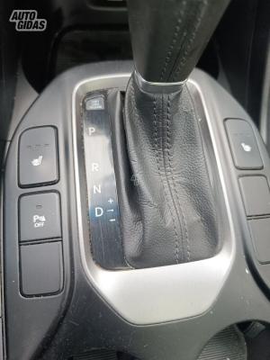 Blue Hyundai Santa Fe 2013 in Visaginas, with an engine capacity of 2.20 L and mileage of 230 thousand km for 10700 €, photo 31 on AUTOMOTO.COM.LV
