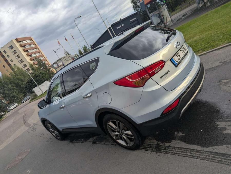 Zils Hyundai Santa Fe 2013 Kauņa, ar dzinēja tilpumu 2.20 L un nobraukumu 300 tūkst. km par 9500 €, foto 5 vietnē AUTOMOTO.COM.LV