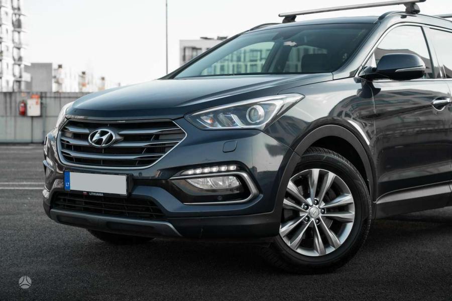 Zils Hyundai Santa Fe 2016 Viļņa, ar dzinēja tilpumu 2.20 L un nobraukumu 243 tūkst. km par 12000 €, foto 7 vietnē AUTOMOTO.COM.LV