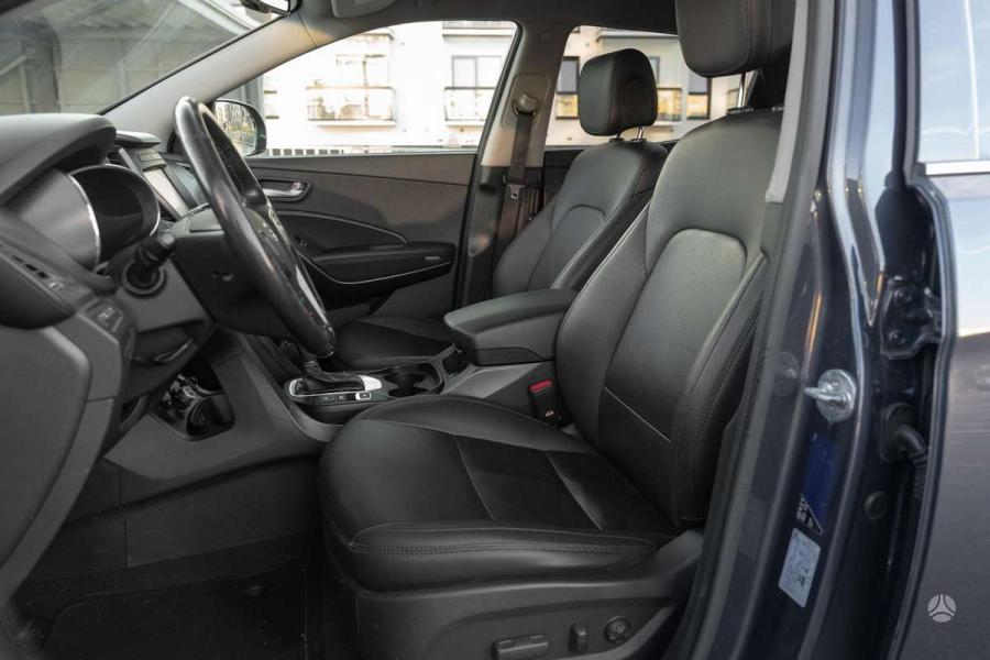 Zils Hyundai Santa Fe 2016 Viļņa, ar dzinēja tilpumu 2.20 L un nobraukumu 243 tūkst. km par 12000 €, foto 18 vietnē AUTOMOTO.COM.LV