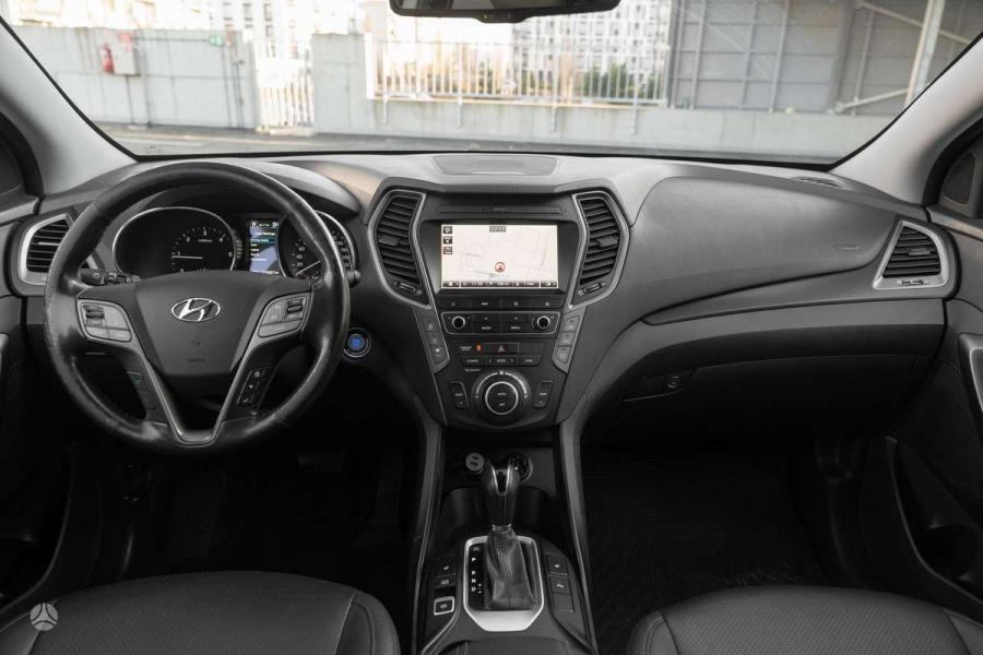 Zils Hyundai Santa Fe 2016 Viļņa, ar dzinēja tilpumu 2.20 L un nobraukumu 243 tūkst. km par 12000 €, foto 21 vietnē AUTOMOTO.COM.LV