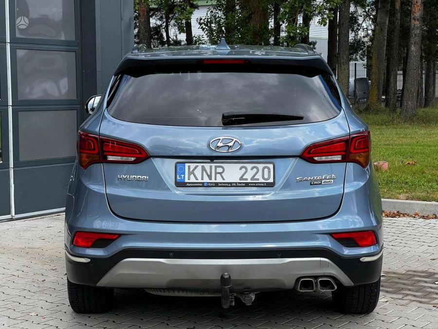 Blue Hyundai Santa Fe 2018 in Joniskis, with an engine capacity of 2.20 L and mileage of 153 thousand km for 16999 €, photo 7 on AUTOMOTO.COM.LV