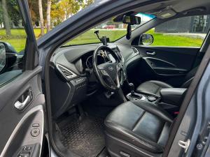 Blue Hyundai Santa Fe 2018 in Joniskis, with an engine capacity of 2.20 L and mileage of 153 thousand km for 16999 €, photo 12 on AUTOMOTO.COM.LV