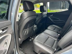 Blue Hyundai Santa Fe 2018 in Joniskis, with an engine capacity of 2.20 L and mileage of 153 thousand km for 16999 €, photo 16 on AUTOMOTO.COM.LV