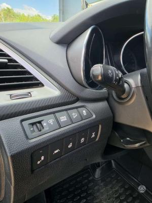 Blue Hyundai Santa Fe 2018 in Joniskis, with an engine capacity of 2.20 L and mileage of 153 thousand km for 16999 €, photo 20 on AUTOMOTO.COM.LV
