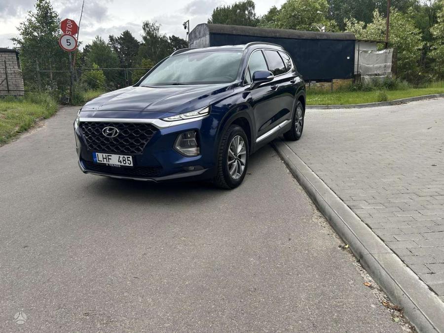 Zils Hyundai Santa Fe 2019 Viļņa, ar dzinēja tilpumu 2.00 L un nobraukumu 130 tūkst. km par 18500 €, foto 1 vietnē AUTOMOTO.COM.LV