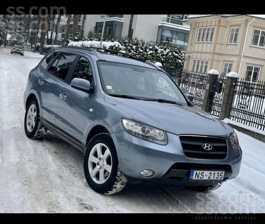 Zils Hyundai Santa Fe 2010 Rīga, ar dzinēja tilpumu 2.20 L un nobraukumu 300 tūkst. km par 4000 €, foto 1 vietnē AUTOMOTO.COM.LV