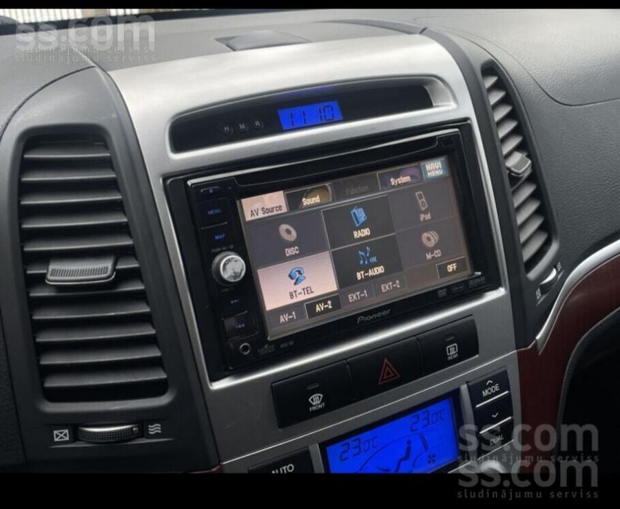 Zils Hyundai Santa Fe 2010 Rīga, ar dzinēja tilpumu 2.20 L un nobraukumu 300 tūkst. km par 4000 €, foto 7 vietnē AUTOMOTO.COM.LV