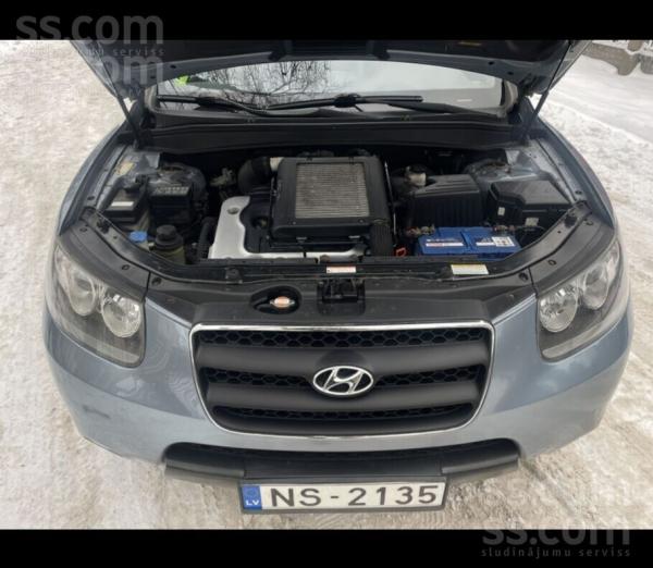 Zils Hyundai Santa Fe 2010 Rīga, ar dzinēja tilpumu 2.20 L un nobraukumu 300 tūkst. km par 4000 €, foto 9 vietnē AUTOMOTO.COM.LV