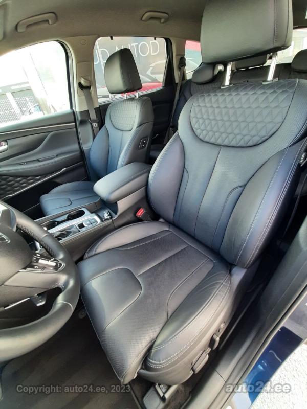Blue Hyundai Santa Fe 2020 in Parnu, with an engine capacity of 2.20 L and mileage of 65 thousand km for 31000 €, photo 11 on AUTOMOTO.COM.LV