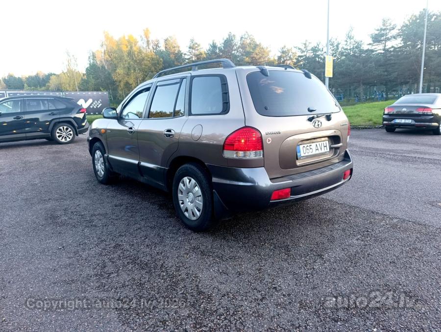 Brūns Hyundai Santa Fe 2005 Tallina, ar dzinēja tilpumu 2.00 L un nobraukumu 195 tūkst. km par 1799 €, foto 5 vietnē AUTOMOTO.COM.LV