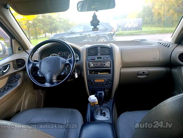 Hyundai Santa Fe 2005 Tallina vietnē Brūns Hyundai Santa Fe 2005 Tallina, ar dzinēja tilpumu 2.00 L un nobraukumu 195 tūkst. km par 1799 €, foto 11 vietnē AUTOMOTO.COM.LV