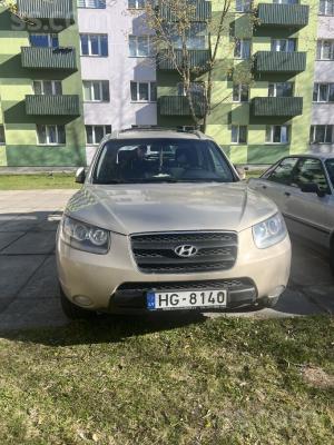 Brown Hyundai Santa Fe 2007 in Riga, with an engine capacity of 2.20 L and mileage of 278 thousand km for 2850 €, photo  on AUTOMOTO.COM.LV