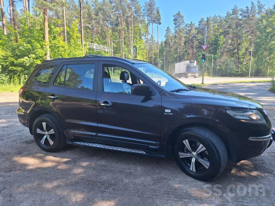 Brūns Hyundai Santa Fe 2007 Rīga, ar dzinēja tilpumu 2.20 L un nobraukumu 172 tūkst. km par 4000 €, foto 1 vietnē AUTOMOTO.COM.LV