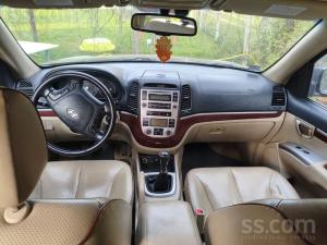 Brūns Hyundai Santa Fe 2008 Rīga, ar dzinēja tilpumu 2.20 L un nobraukumu 180 tūkst. km par 900 €, foto  vietnē AUTOMOTO.COM.LV