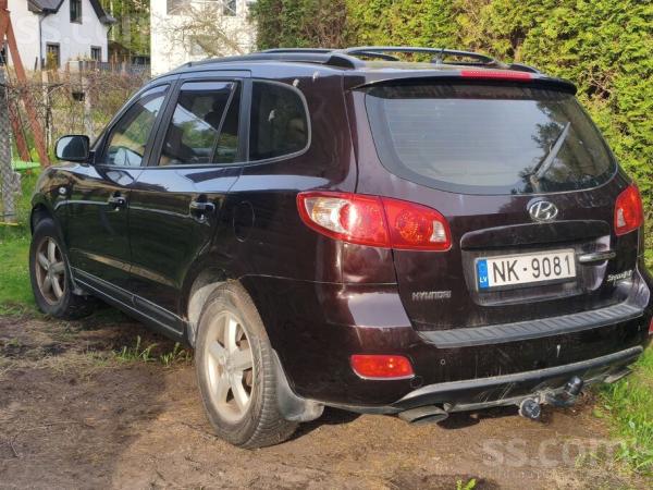 Brūns Hyundai Santa Fe 2008 Rīga, ar dzinēja tilpumu 2.20 L un nobraukumu 180 tūkst. km par 900 €, foto 2 vietnē AUTOMOTO.COM.LV