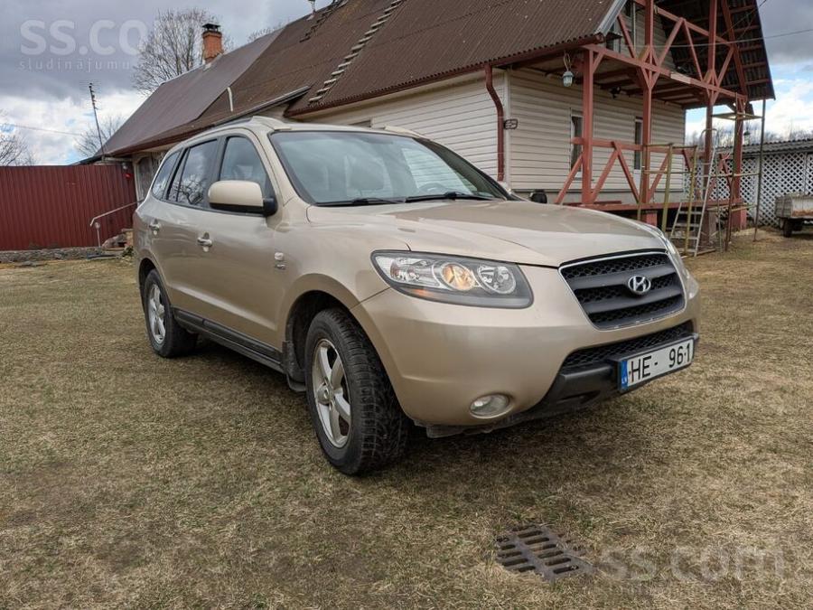 Brūns Hyundai Santa Fe 2008 Daugavpils, ar dzinēja tilpumu 2.20 L un nobraukumu 226 tūkst. km par 3800 €, foto 1 vietnē AUTOMOTO.COM.LV