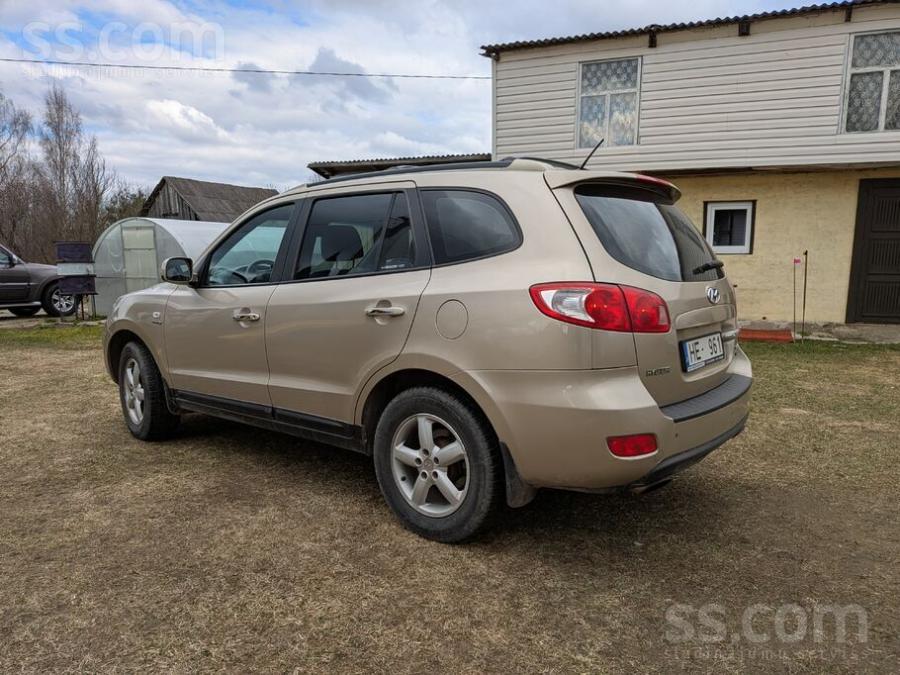 Brūns Hyundai Santa Fe 2008 Daugavpils, ar dzinēja tilpumu 2.20 L un nobraukumu 226 tūkst. km par 3800 €, foto 4 vietnē AUTOMOTO.COM.LV