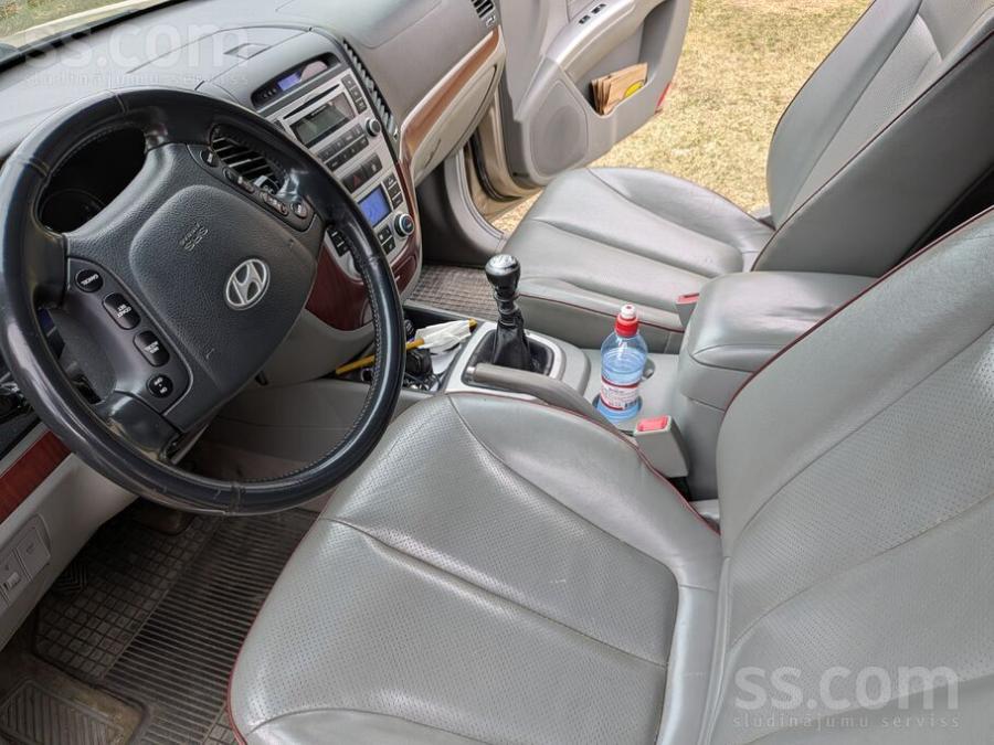 Brūns Hyundai Santa Fe 2008 Daugavpils, ar dzinēja tilpumu 2.20 L un nobraukumu 226 tūkst. km par 3800 €, foto 6 vietnē AUTOMOTO.COM.LV