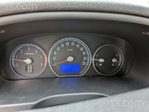 Brūns Hyundai Santa Fe 2008 Daugavpils, ar dzinēja tilpumu 2.20 L un nobraukumu 226 tūkst. km par 3800 €, foto 8 vietnē AUTOMOTO.COM.LV