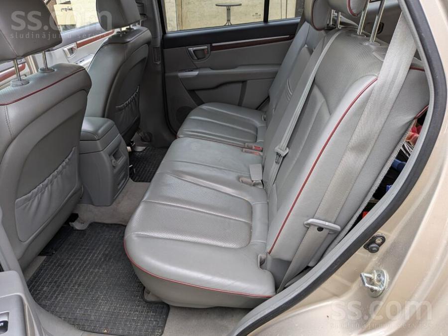Brūns Hyundai Santa Fe 2008 Daugavpils, ar dzinēja tilpumu 2.20 L un nobraukumu 226 tūkst. km par 3800 €, foto 9 vietnē AUTOMOTO.COM.LV