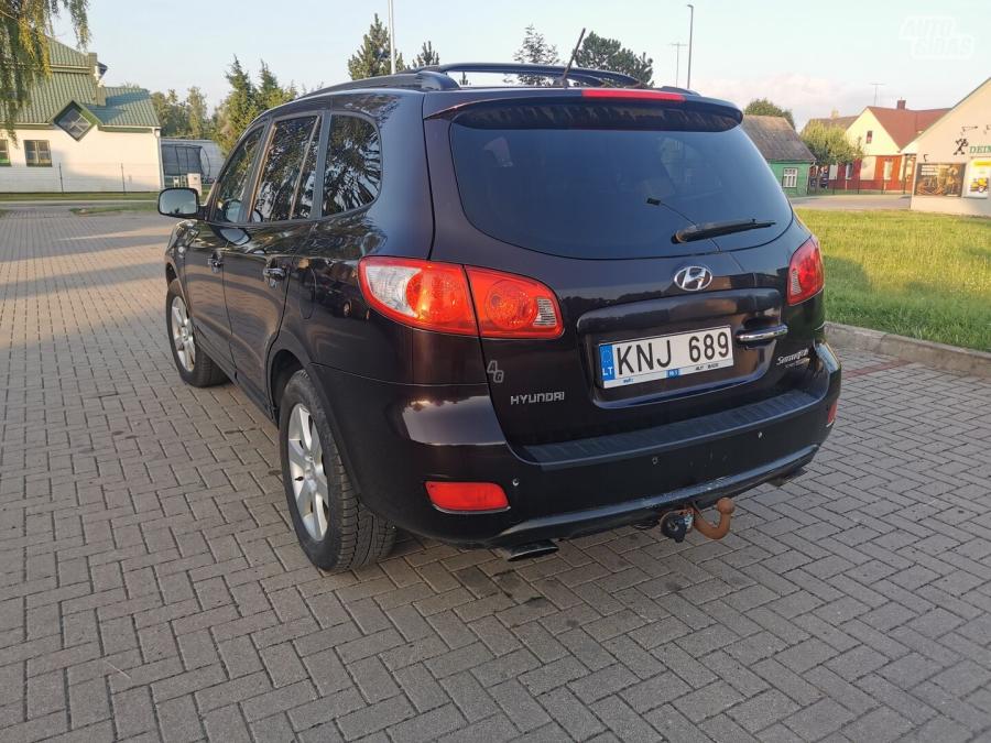 Brown Hyundai Santa Fe 2008 in Vilnius, with an engine capacity of 2.20 L and mileage of 262 thousand km for 2750 €, photo 1 on AUTOMOTO.COM.LV