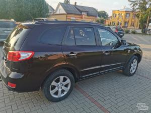 Brown Hyundai Santa Fe 2008 in Vilnius, with an engine capacity of 2.20 L and mileage of 262 thousand km for 2750 €, photo 6 on AUTOMOTO.COM.LV