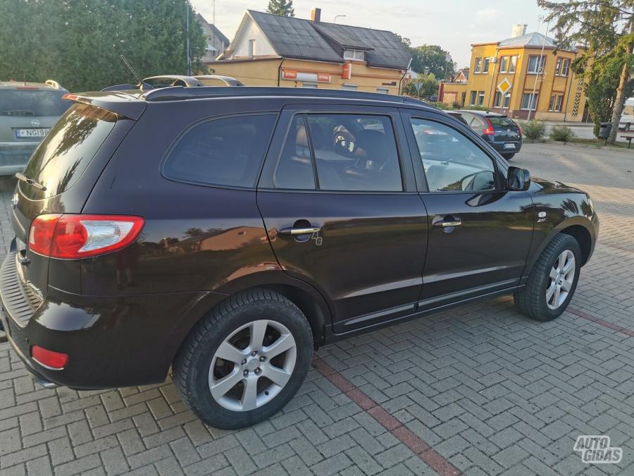Brown Hyundai Santa Fe 2008 in Vilnius, with an engine capacity of 2.20 L and mileage of 262 thousand km for 2750 €, photo 6 on AUTOMOTO.COM.LV