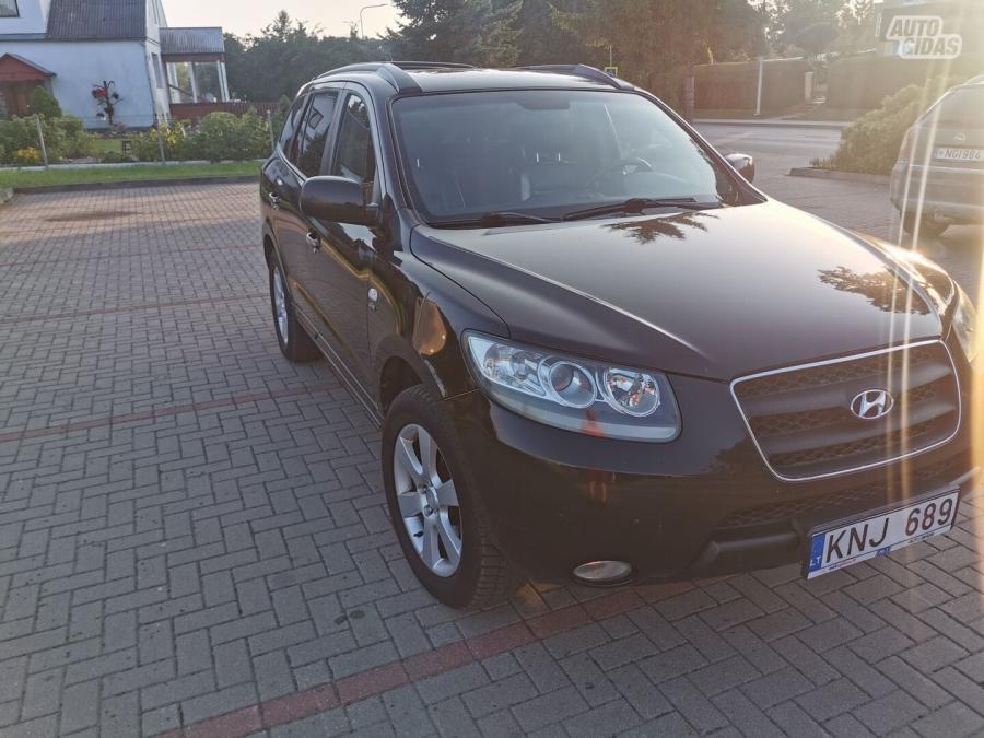 Brown Hyundai Santa Fe 2008 in Vilnius, with an engine capacity of 2.20 L and mileage of 262 thousand km for 2750 €, photo 11 on AUTOMOTO.COM.LV