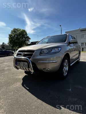 Brown Hyundai Santa Fe 2008 in Riga, with an engine capacity of 2.20 L and mileage of 402 thousand km for 3900 €, photo 6 on AUTOMOTO.COM.LV